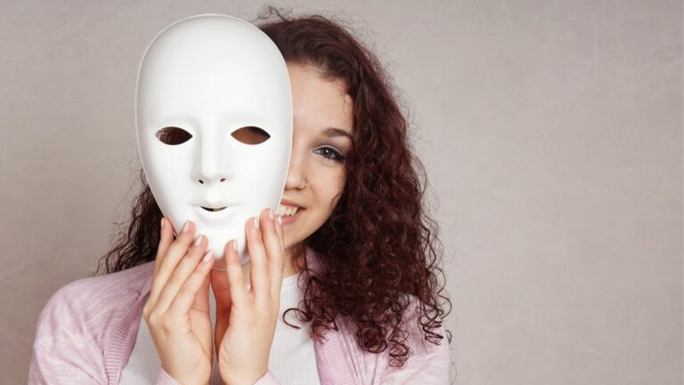Shocking Bipolar Disorder Facts And Myths- MantraCare