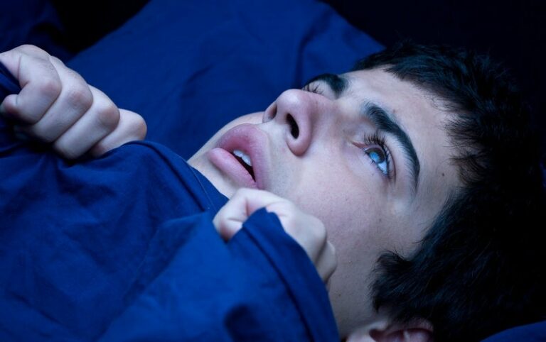 Stress Paralysis: Causes, Symptoms, Tips and Treatment