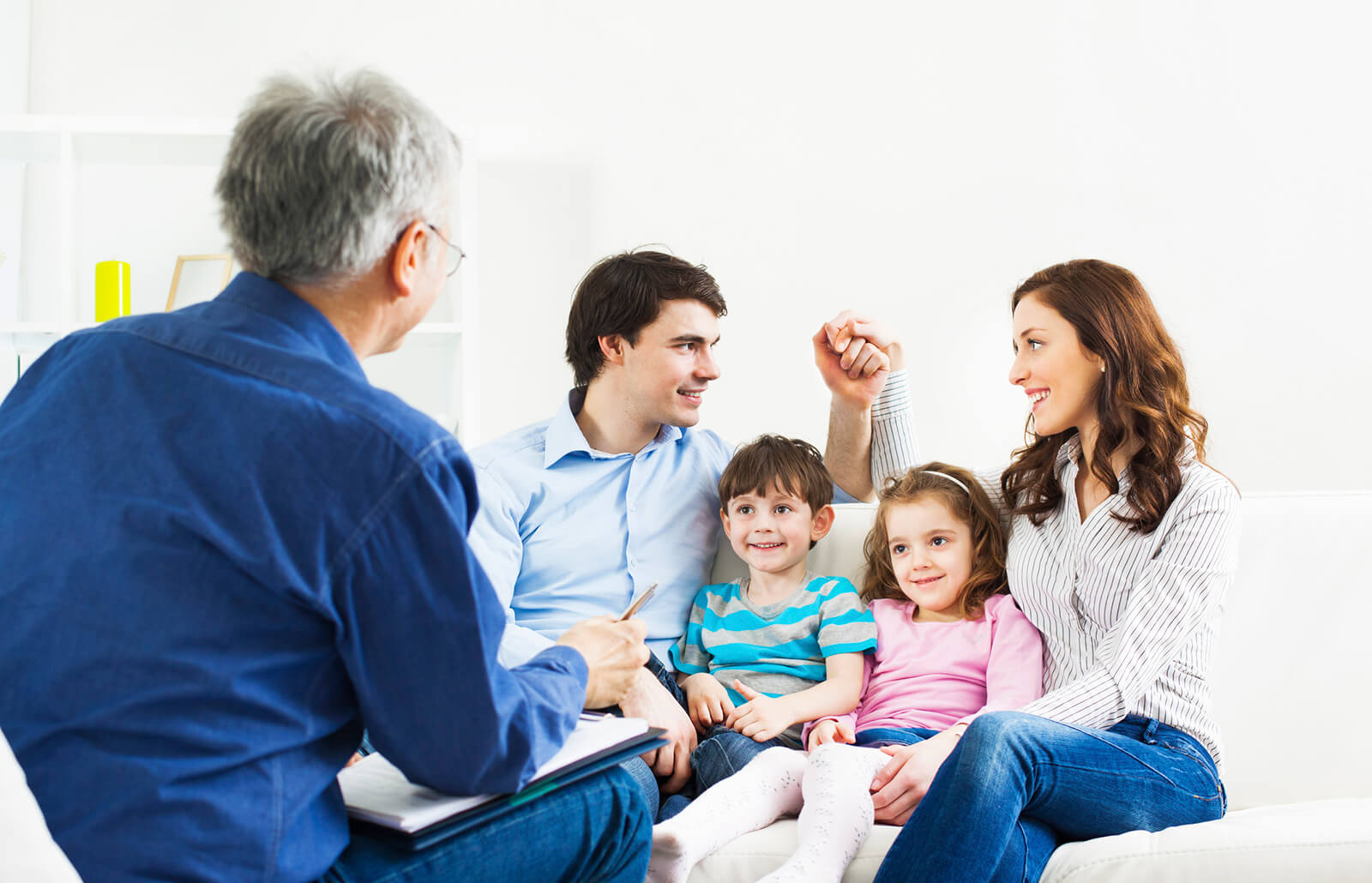 Family Group Therapy: Types. Working and Benefits of It