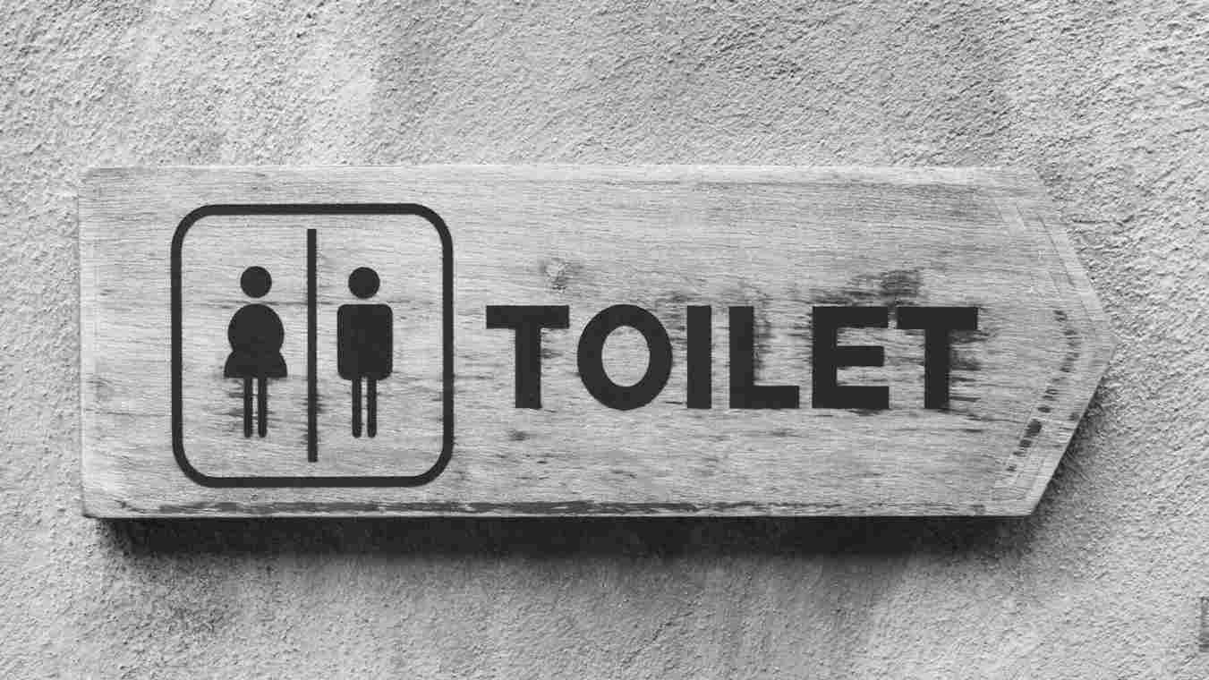 Toilet Anxiety Hypnotherapy: How it Works? Benefits & Tips